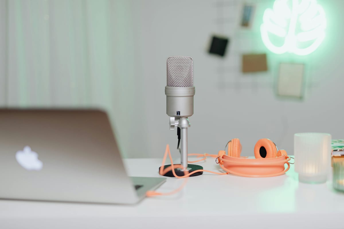 Best Podcast Microphones in 2025: Top Picks for Every Level and Budget